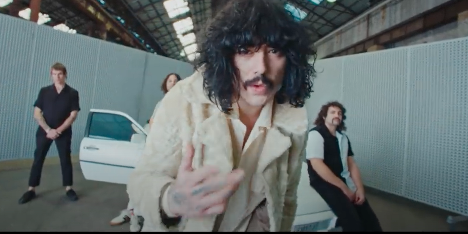 Dylan Frost de Sticky Fingers: “No es fácil tener que sentarte contigo ...