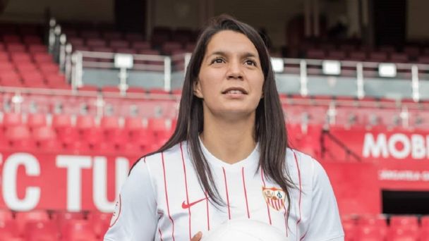 “Muy feliz de de haber vuelto”: Sevilla anunció el regreso de Karen Araya