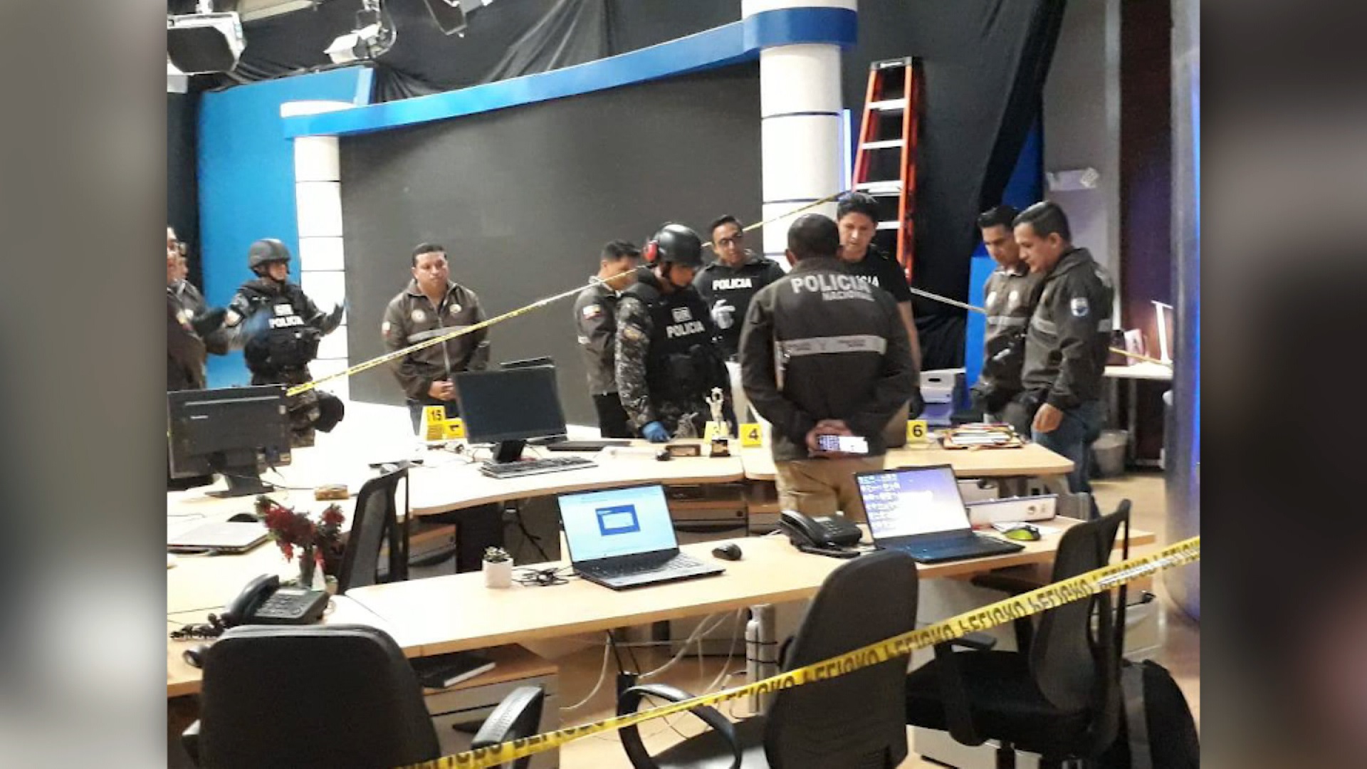 Al menos dos periodistas de Ecuador reciben mensajes con artefactos ...