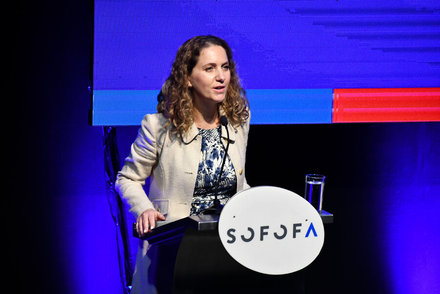 Presidenta de la Sofofa: “Hoy, subirle los impuestos a las empresas nos hace poco competitivos”