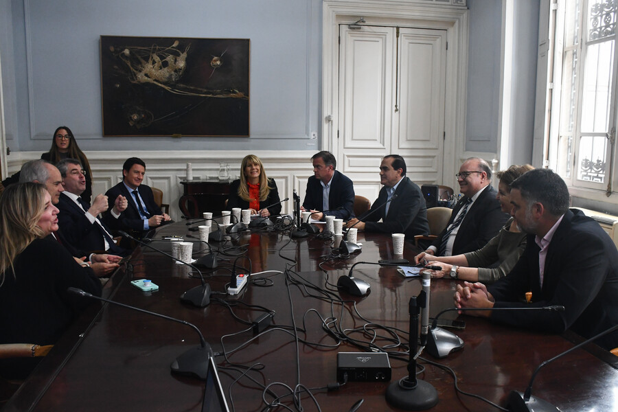 Data Influye: Desaprobación de la oposición bordea el 60% y ministro Pizarro se convierte en el ...