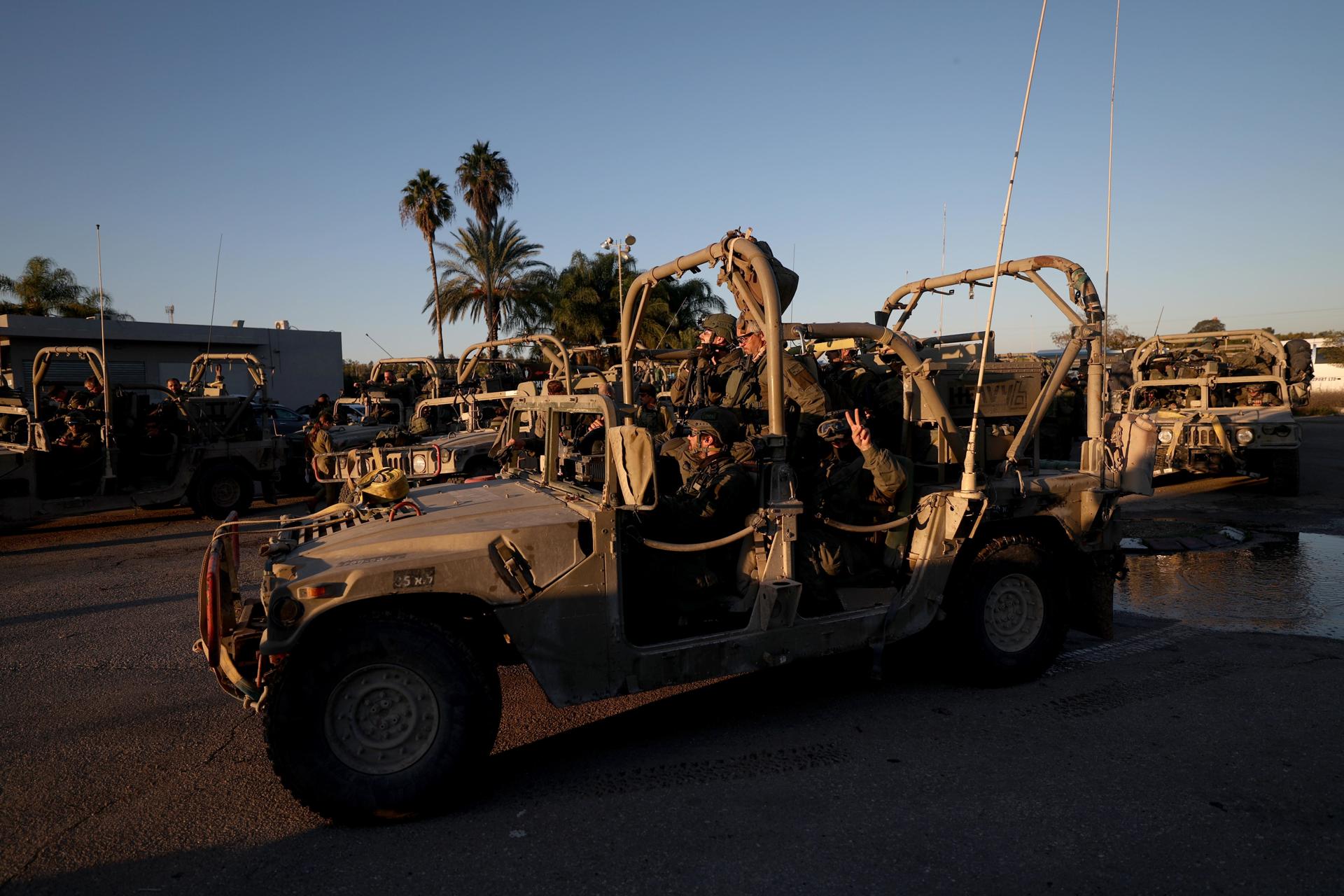 Ejército israelí dice que rehenes que mató por error en Gaza “iban sin ... Ejército israelí dice que rehenes que mató por error en Gaza “iban sin ...