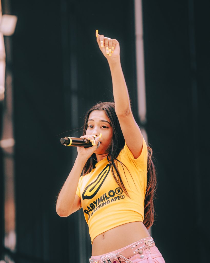 “A Jere Klein lo escuchamos en España”: BB Trickz, la rapera que debutó ...