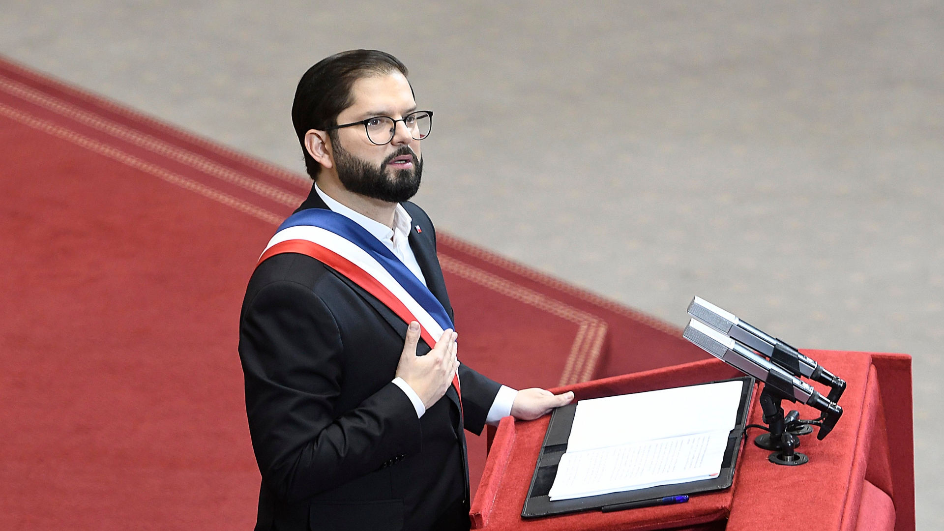 Boric reitera críticas a los bancos y los llama a “actualizar” su ...