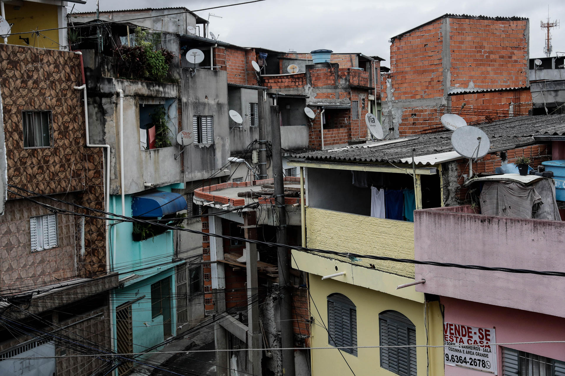 Brasil: 4 muertos tras violenta balacera a la entrada de favela de Río ...