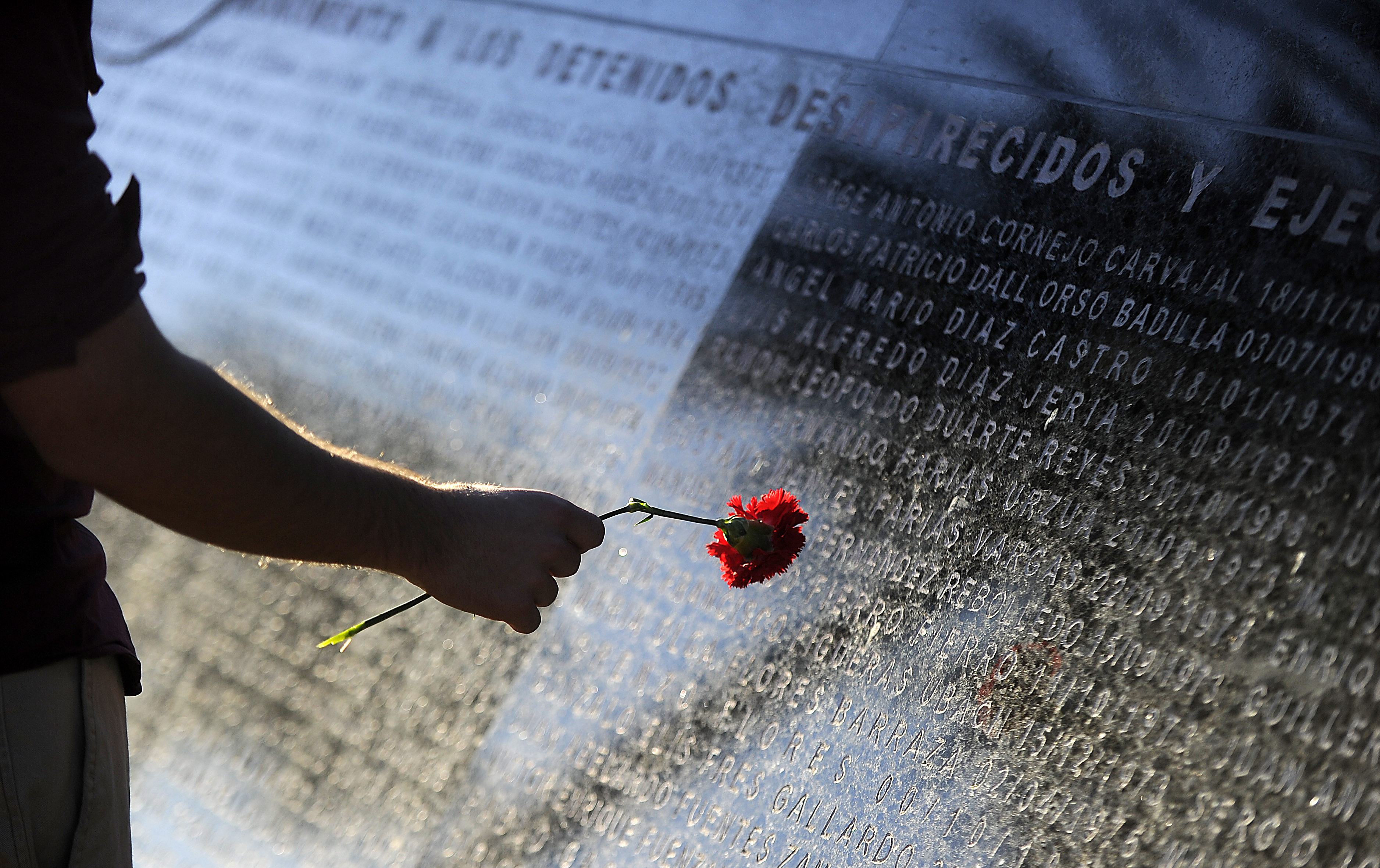 Caravana de la Muerte: Exhuman tres cuerpos para confirmar su ...