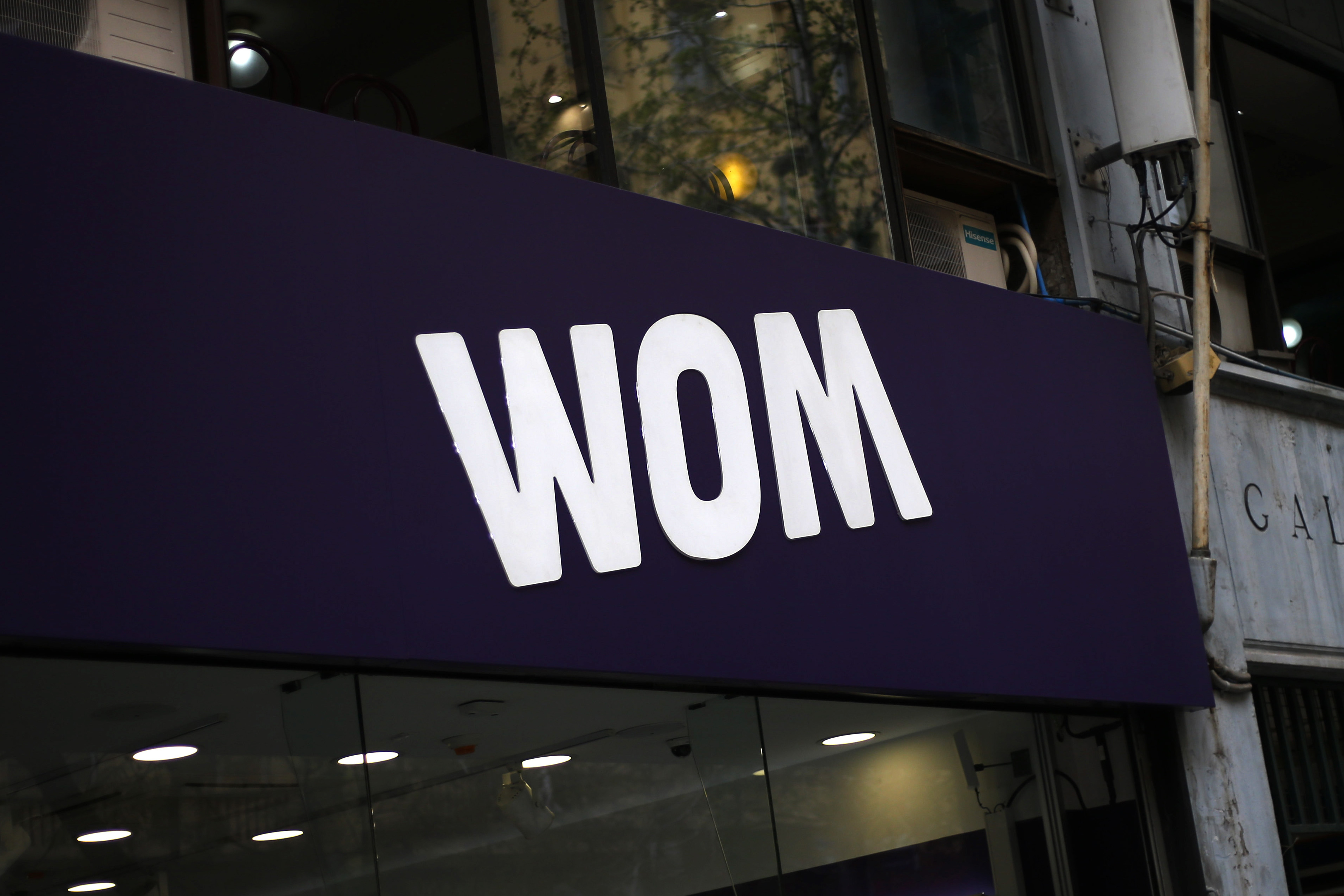 El millonario negocio de compra de activos de Wom que están evaluando ...