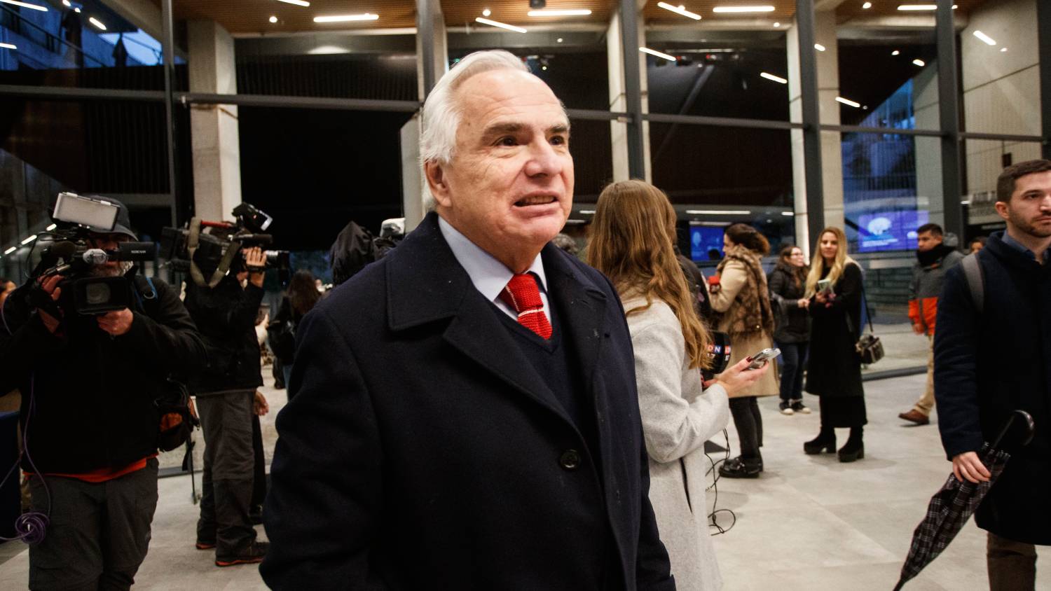 “No he cometido ningún tipo de delito”: Andrés Chadwick defiende su ...