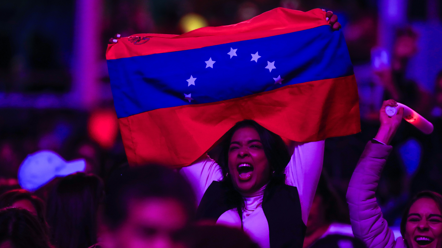 ¿Lo da vuelta? La sorpresiva ovación que el humorista venezolano George ...