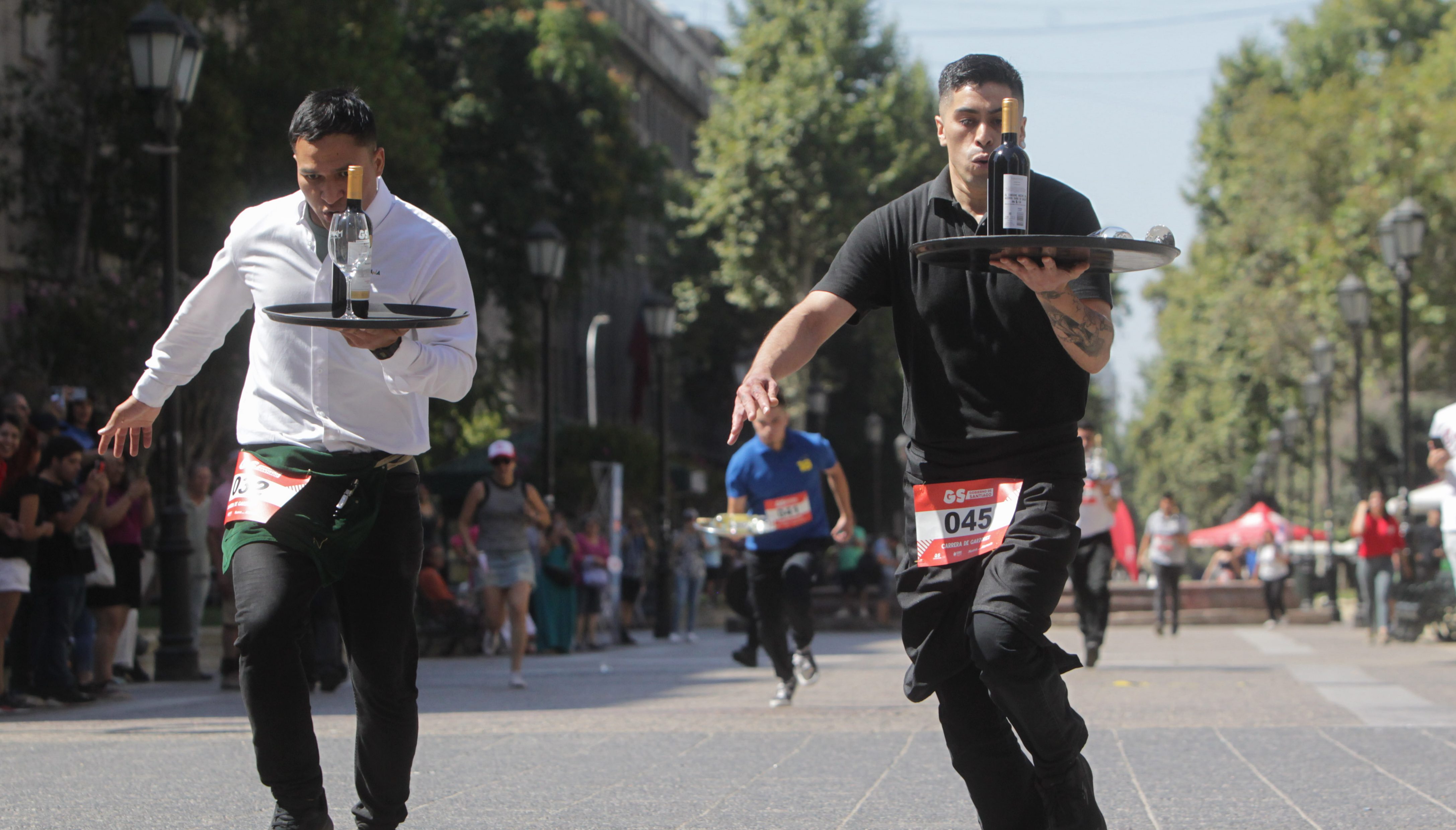 Vuelve la carrera de garzones a Santiago: Todo lo que necesitas saber