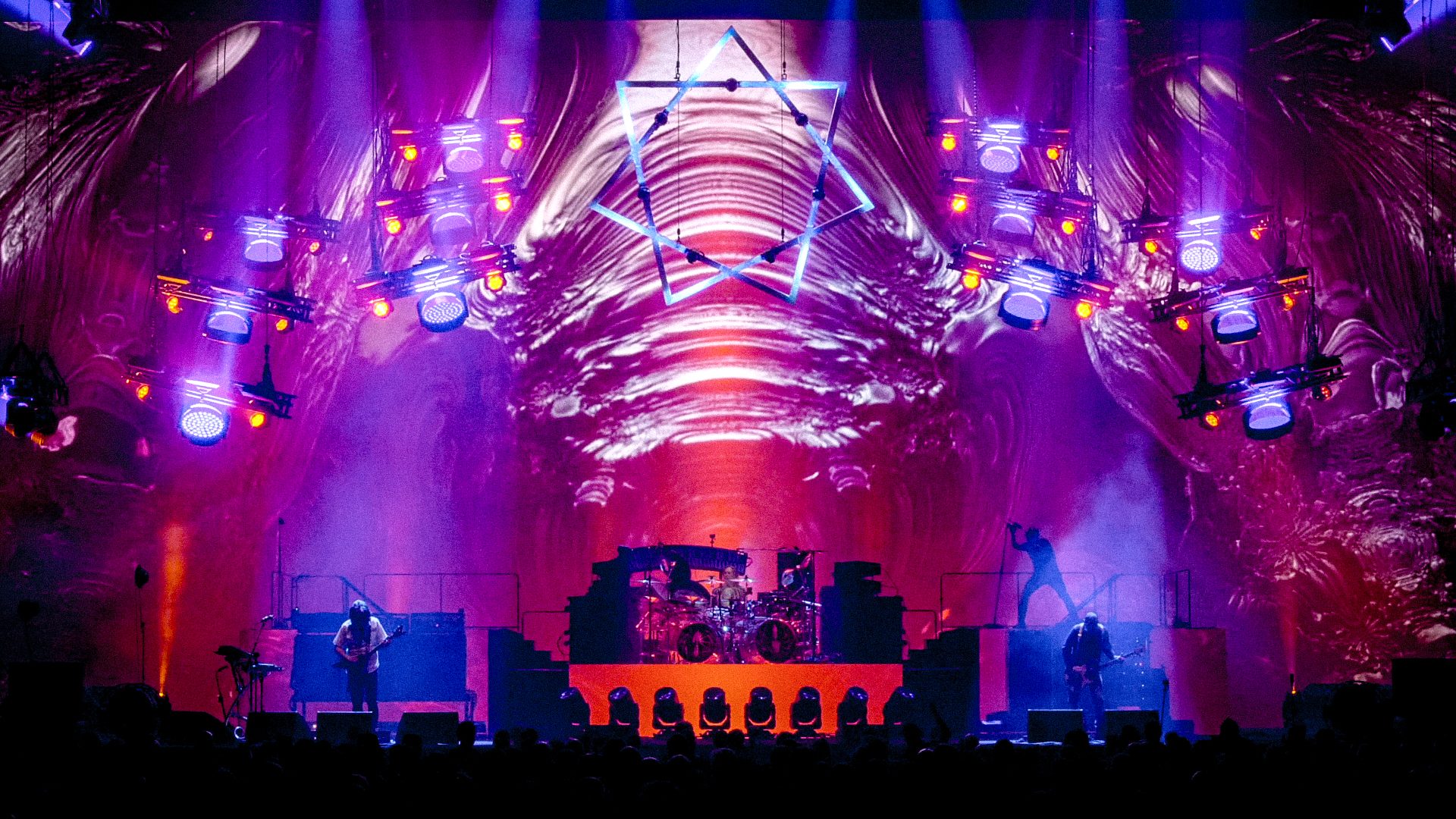 Enfocado en el disco favorito de Boric: Tool cierra el Lollapalooza ...