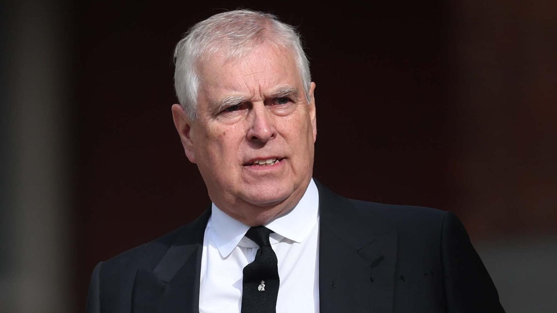 Rey Carlos inició proceso para despojar al príncipe Andrés de todos sus ...