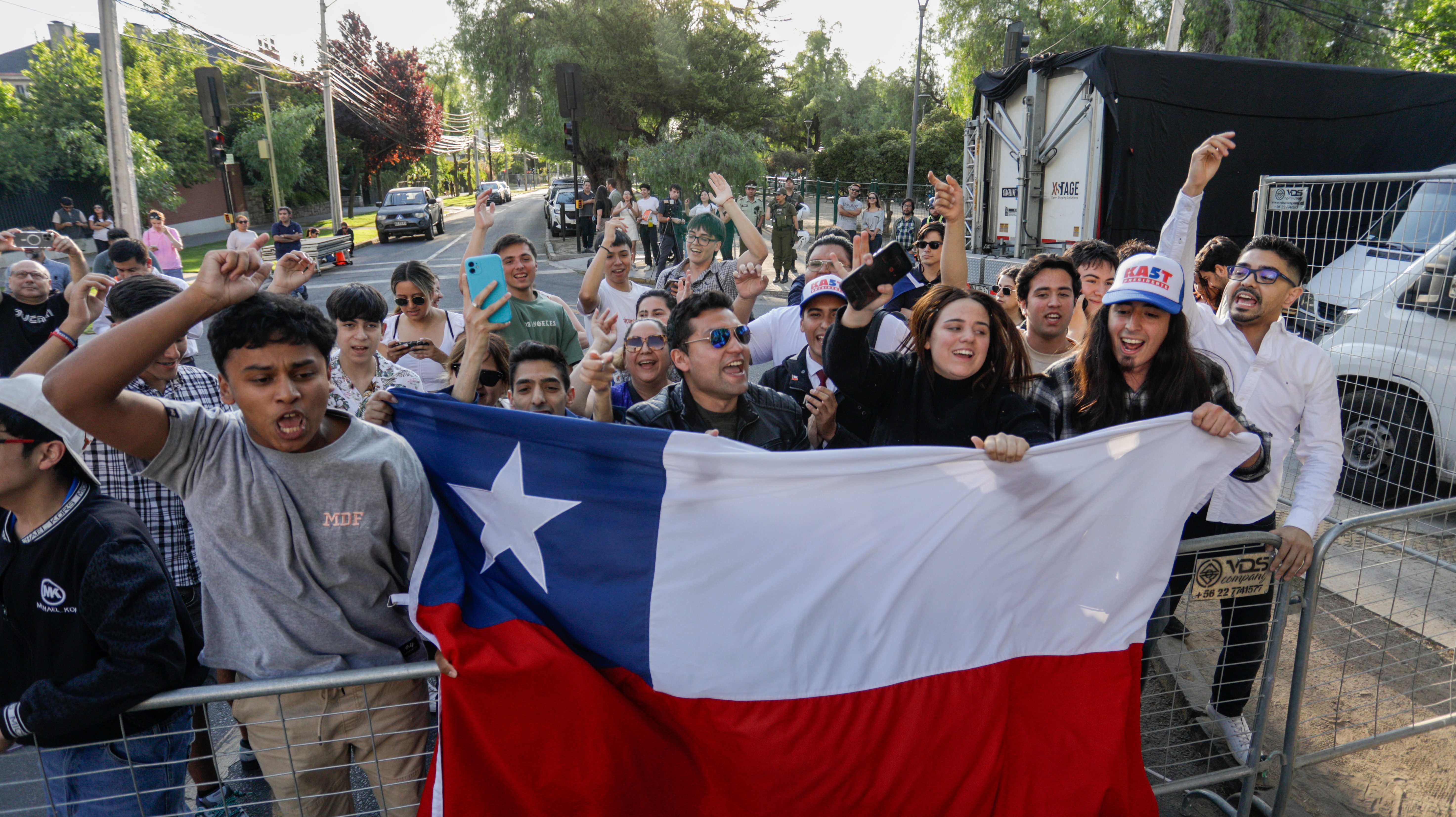 Comando de José Antonio Kast inicia despliegue para esperar los ...